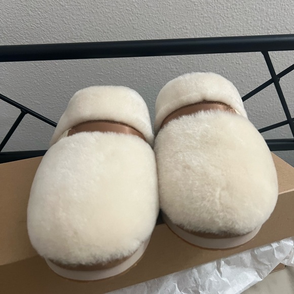 UGG | Shoes | New Ugg Dalla Cream Sheepskin Slippers | Poshmark
